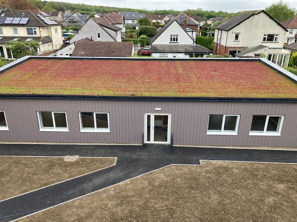 GreenRoofs - Lightweight Sedum Living Roof System - Walls of Plants